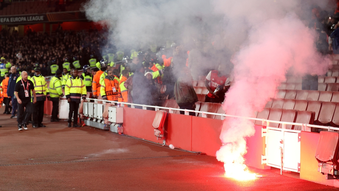 PSV hit with fine and ticket ban after fan cha | beIN SPORTS