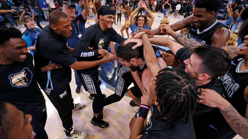 Adams game-winner gives Memphis 11th straight | beIN SPORTS