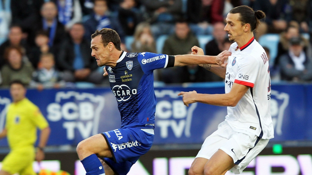 Angry Squillaci labels Zlatan a 's***' | beIN SPORTS