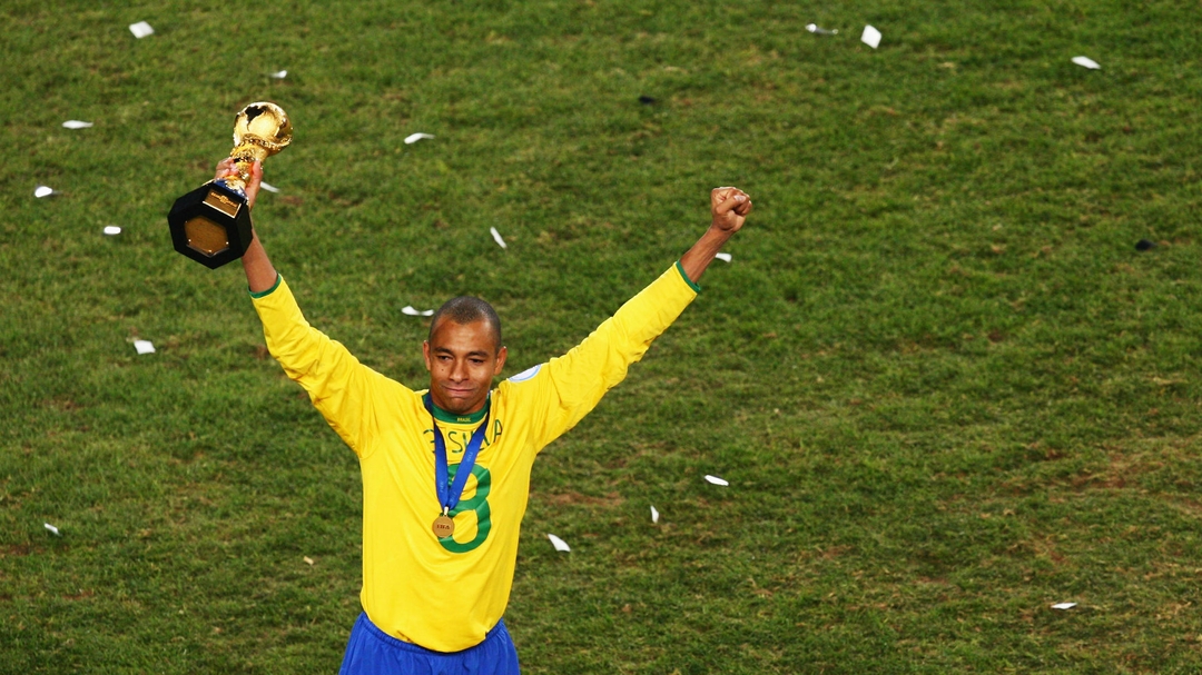 World Cup winner Gilberto Silva confirms retirement | beIN SPORTS