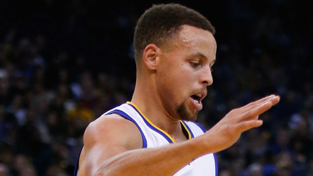 Stephen Curry Breaks Another NBA Record As He Makes 128th Consecutive Three Pointer | beIN SPORTS