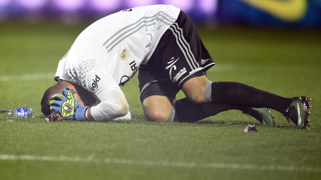 Match abandoned after firecracker injures player | beIN SPORTS