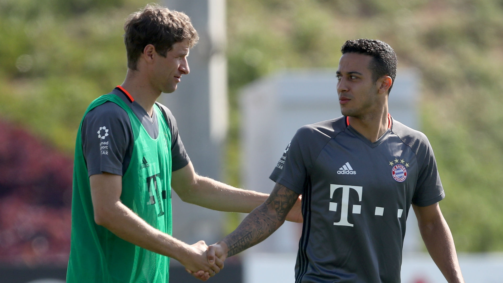 Bayern's Thiago suffers thigh injury | beIN SPORTS