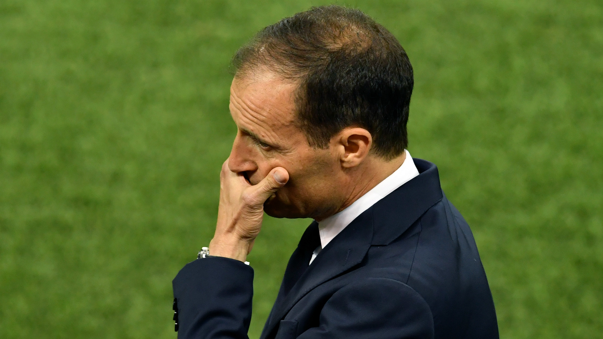 Juventus fans hurt after crowd stampede in Tur | beIN SPORTS