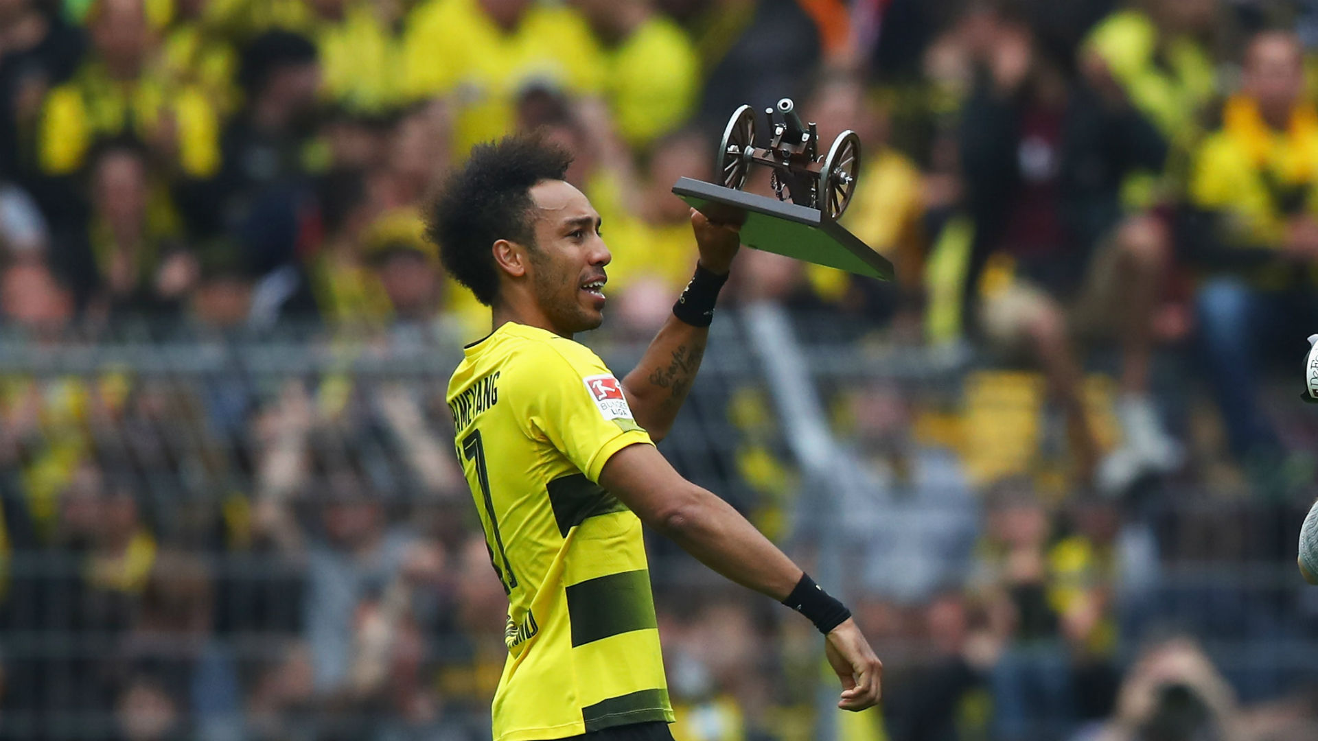 The race is on - Aubameyang lays down Lewandow | beIN SPORTS