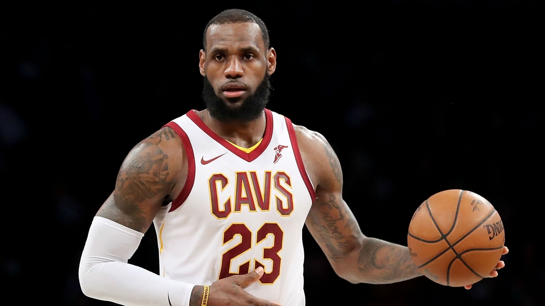 LeBron becomes third player to score 2,000 poi | beIN SPORTS