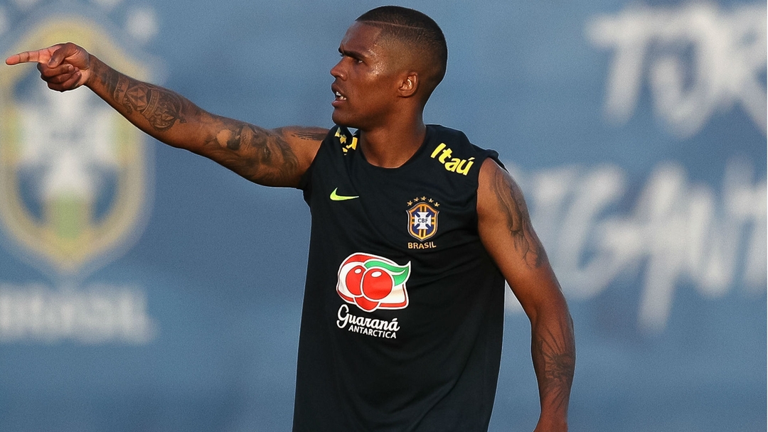 Douglas Costa back in training with Brazil | beIN SPORTS