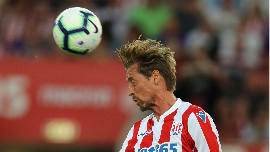 Former England forward Crouch joins Burnley | beIN SPORTS