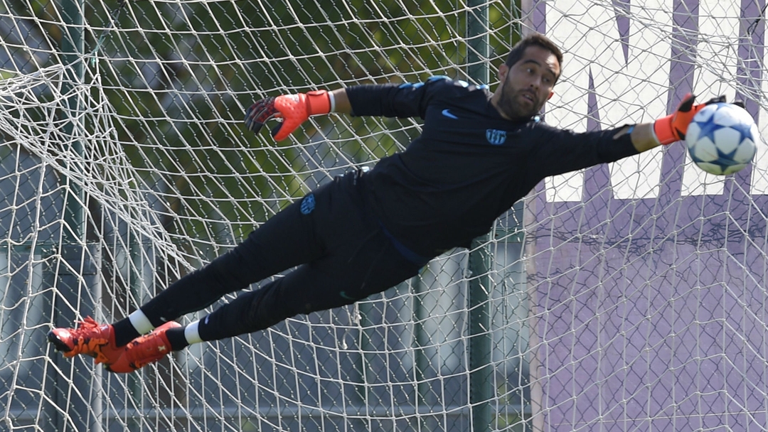 Barcelona Confirm Claudio Bravo Calf Injury | beIN SPORTS