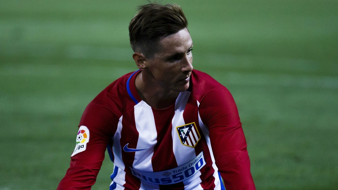 Fernando Torres taken to hospital after head injury scare | beIN SPORTS