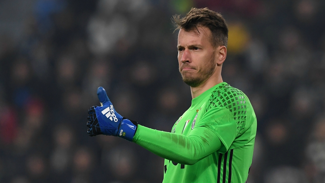 Valencia snap up Juventus goalkeeper Neto | beIN SPORTS