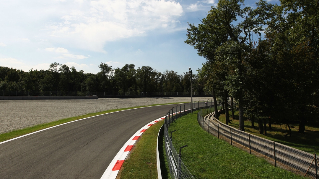 F3 driver walks away from dramatic Monza crash | beIN SPORTS