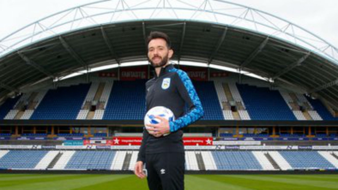 Huddersfield appoint Bielsa assistant Corberan | beIN SPORTS