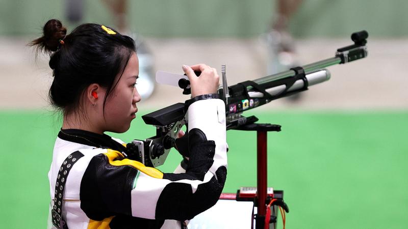 Chinese shooter Yang wins first gold of Tokyo | beIN SPORTS