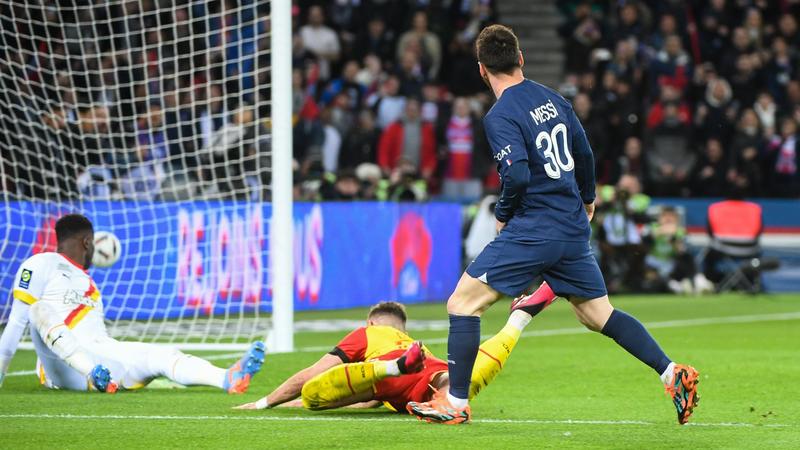Mbappé and Messi flow together to score the be | beIN SPORTS