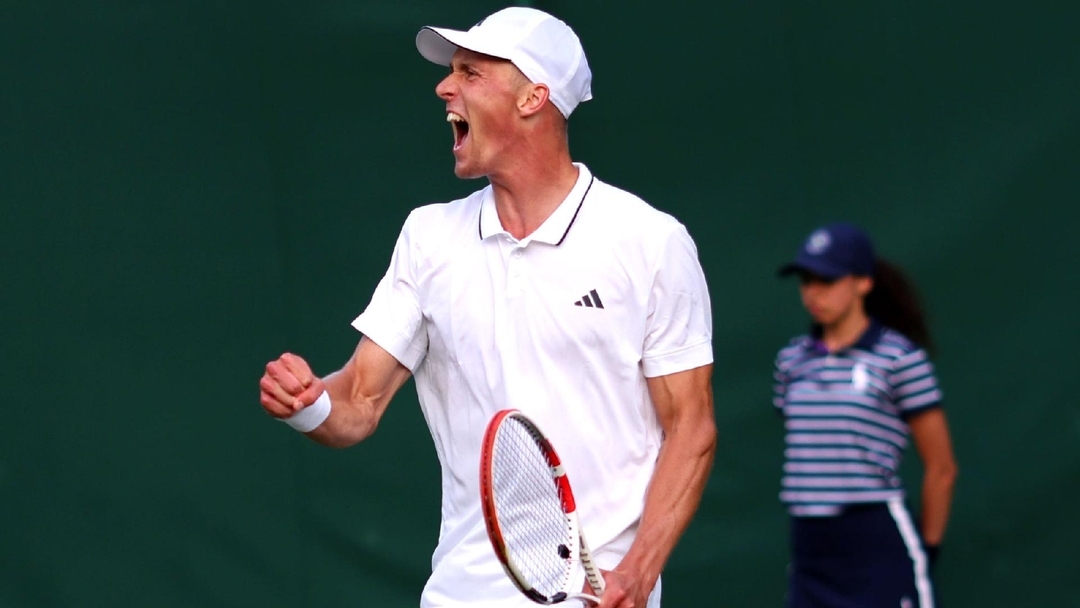 British wild card Jan Choinski marks Wimbledon debut with a win | beIN ...