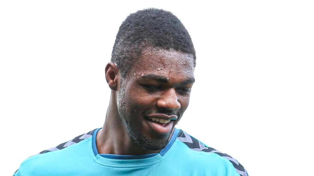 Late Emile Acquah equaliser piles more pressure on MK Dons boss Graham ...