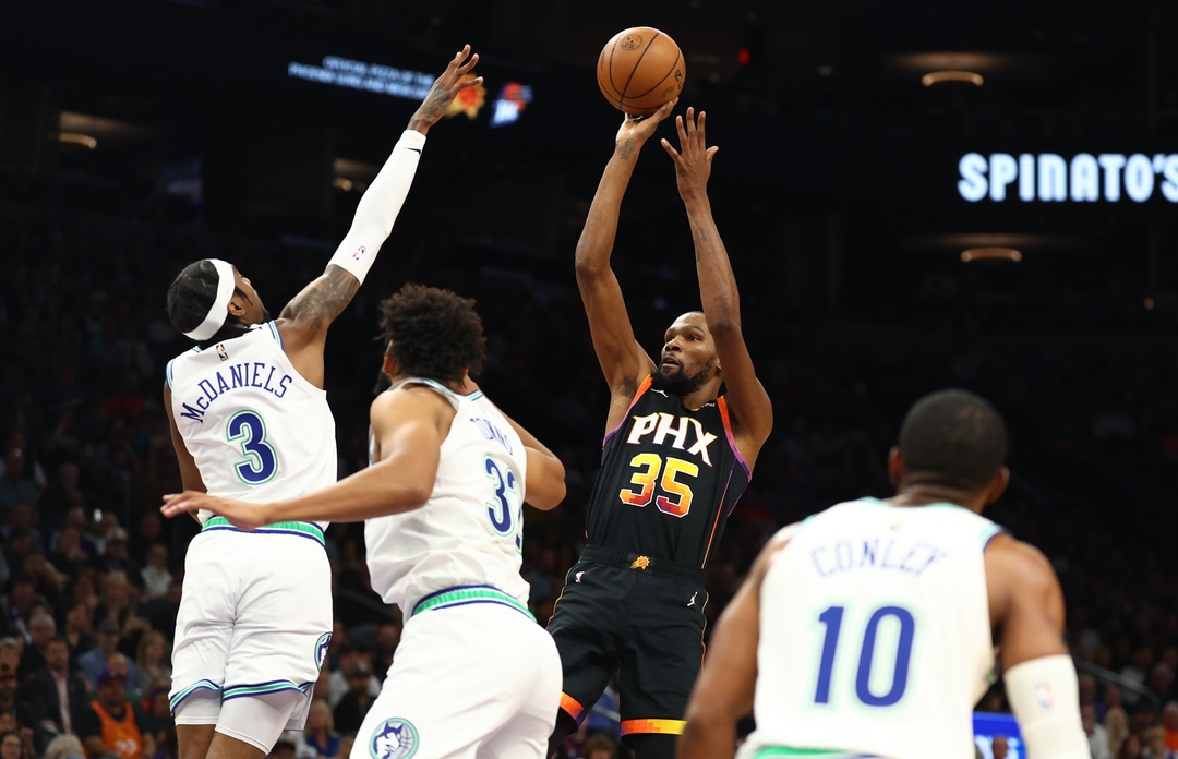 NBA : Kevin Durant et Devin Booker imposent leur loi aux Wolves [VF ...