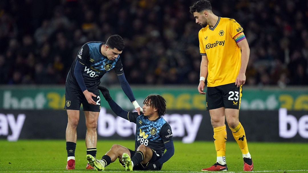 Burnley dealt injury blow as Luca Koleosho faces several months out ...
