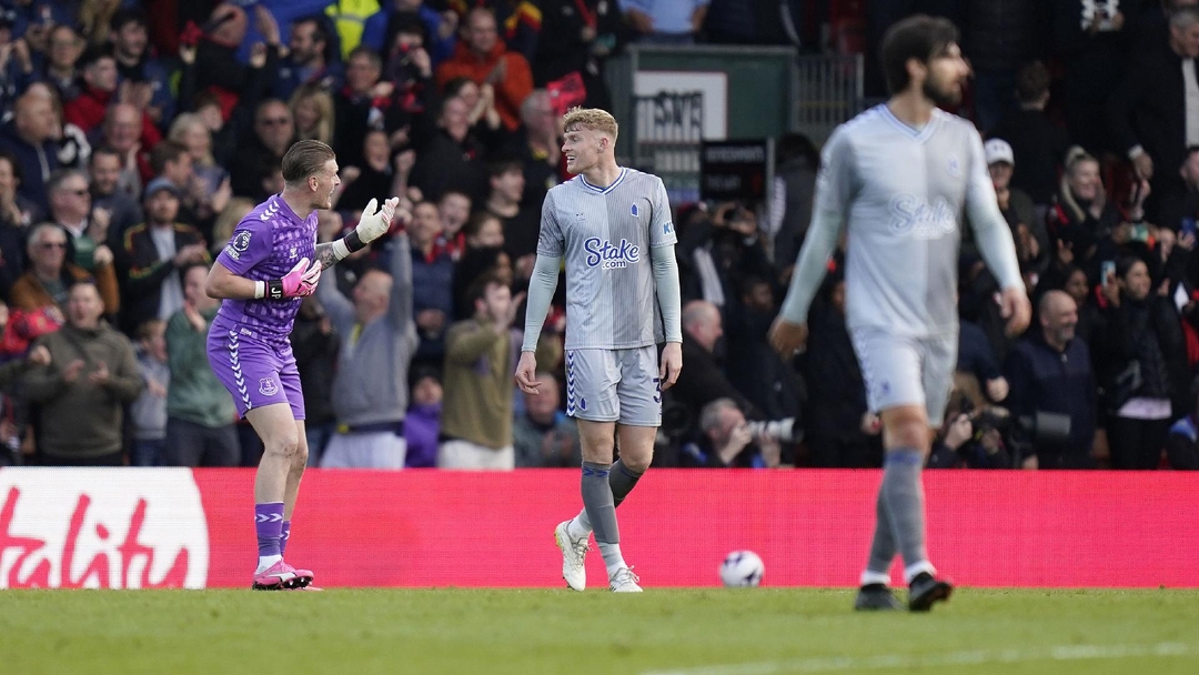 Own-goal condemns Everton to late defeat | beIN SPORTS