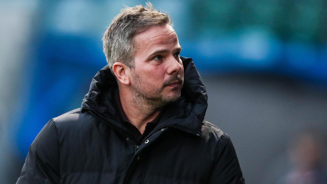 Angry Stephen Clemence admits Gillingham’s ‘heads went’ | beIN SPORTS