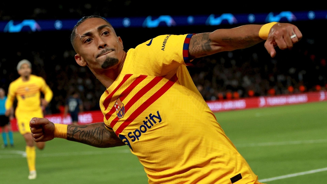 Raphinha shines as Barcelona edge Paris St Germain in Champions League ...