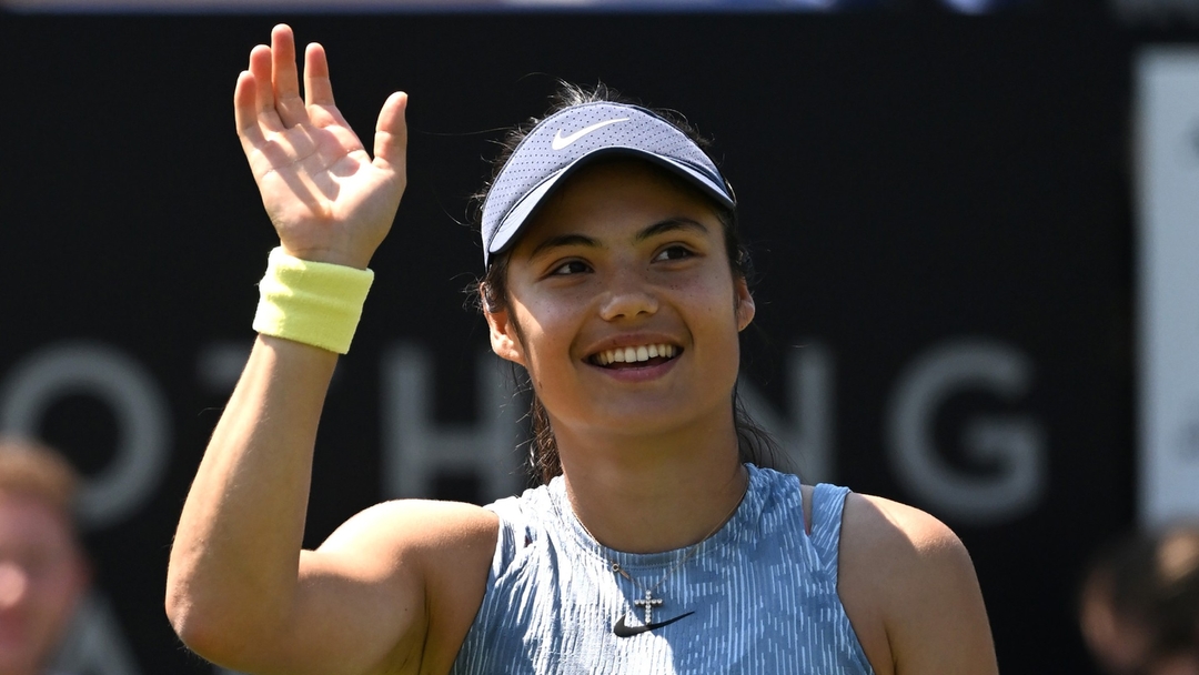 Raducanu breezes into second round at Eastbourne | beIN SPORTS