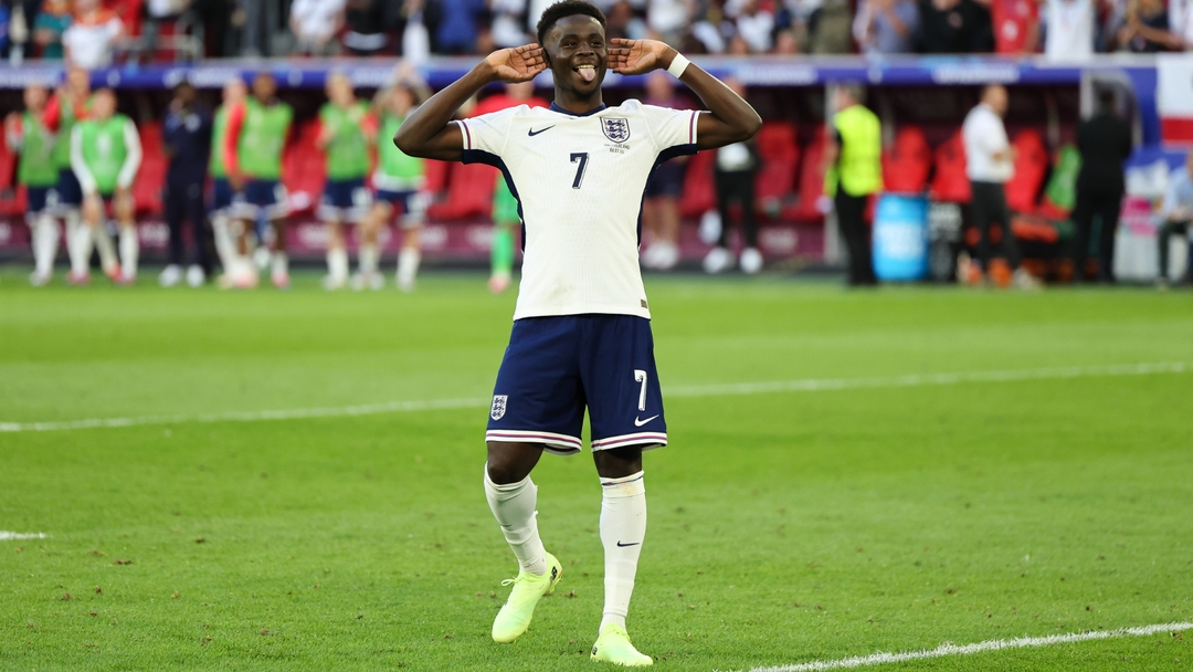 Saka celebrates 'special' response to Euro 2020 heartbreak after shoot ...