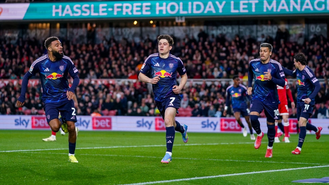 James seals Leeds' return to the top | beIN SPORTS