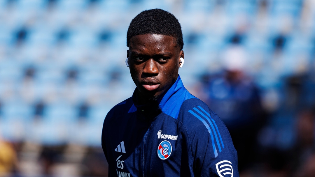 Chelsea sign Strasbourg's Sarr on eight-year deal | beIN SPORTS