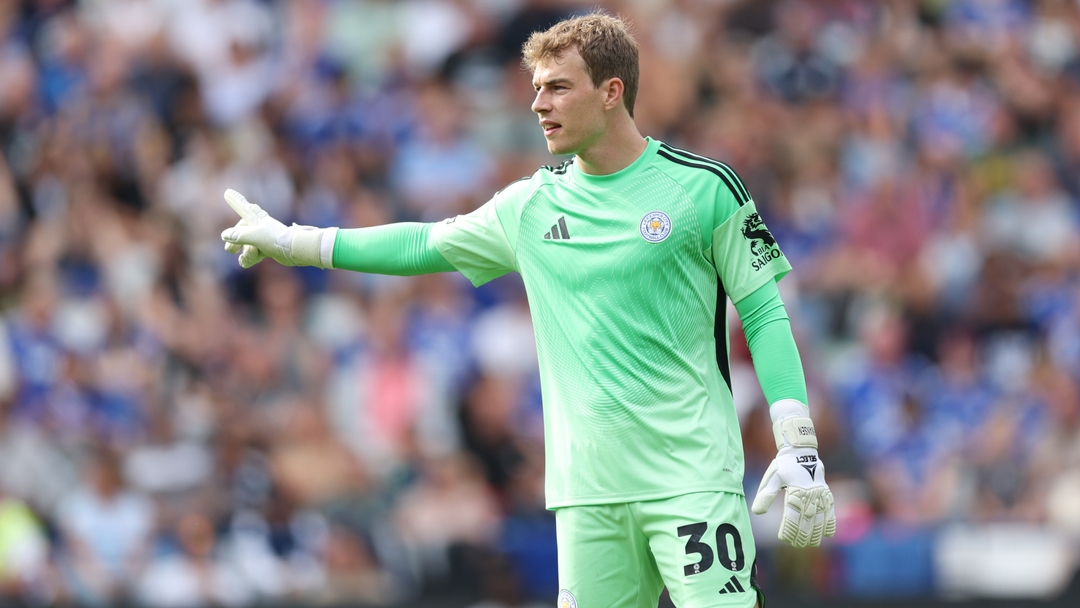 West Ham sign goalkeeper Hermansen from Leicester | beIN SPORTS