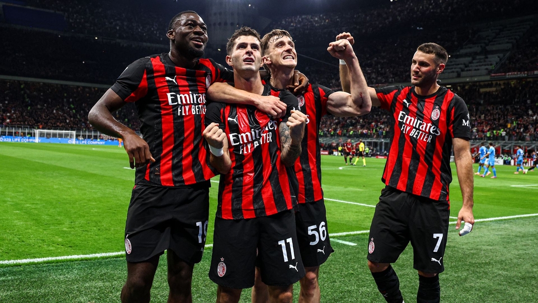 AC Milan 2-1 Napoli: Pulisic stars as 10-man hosts go top of Serie A ...