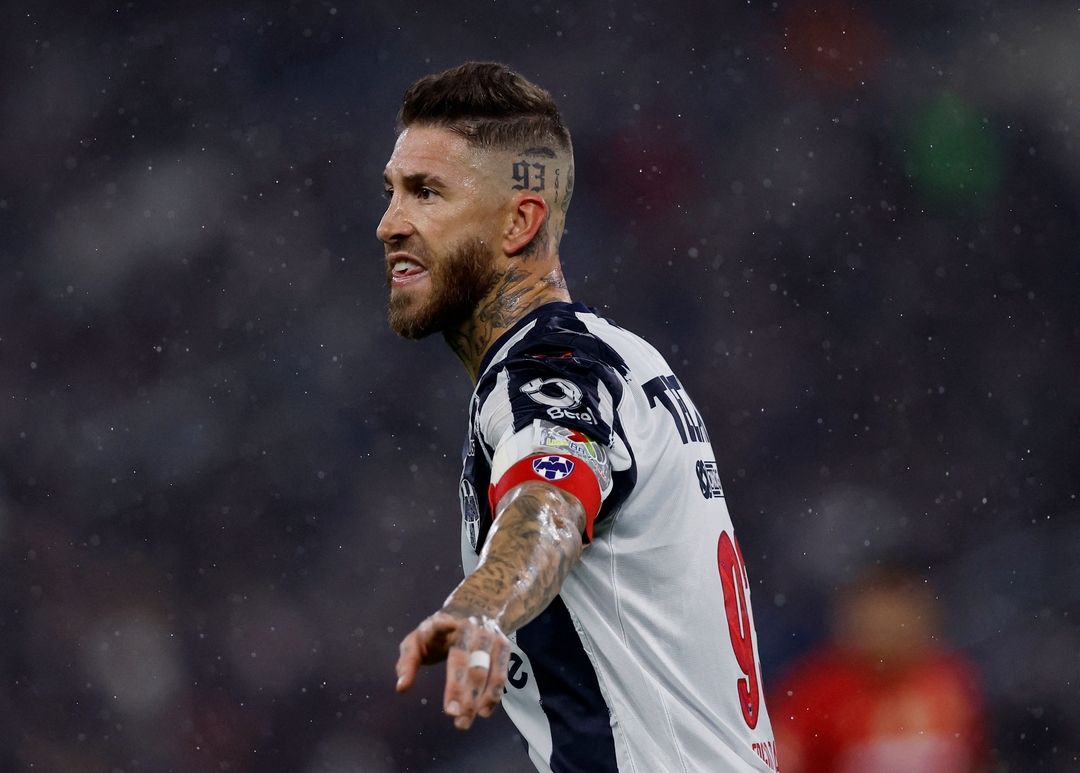 Manchester United’s Defensive Crisis Opens Door for Sergio Ramos ...
