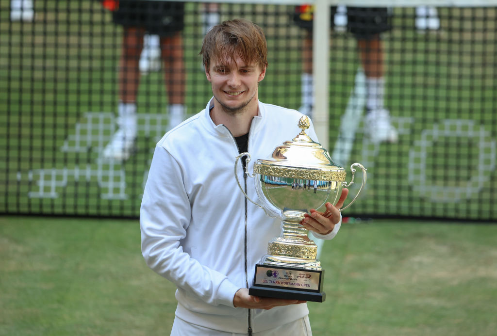 Bublik breaks grass court hoodoo to win Halle Open | beIN SPORTS
