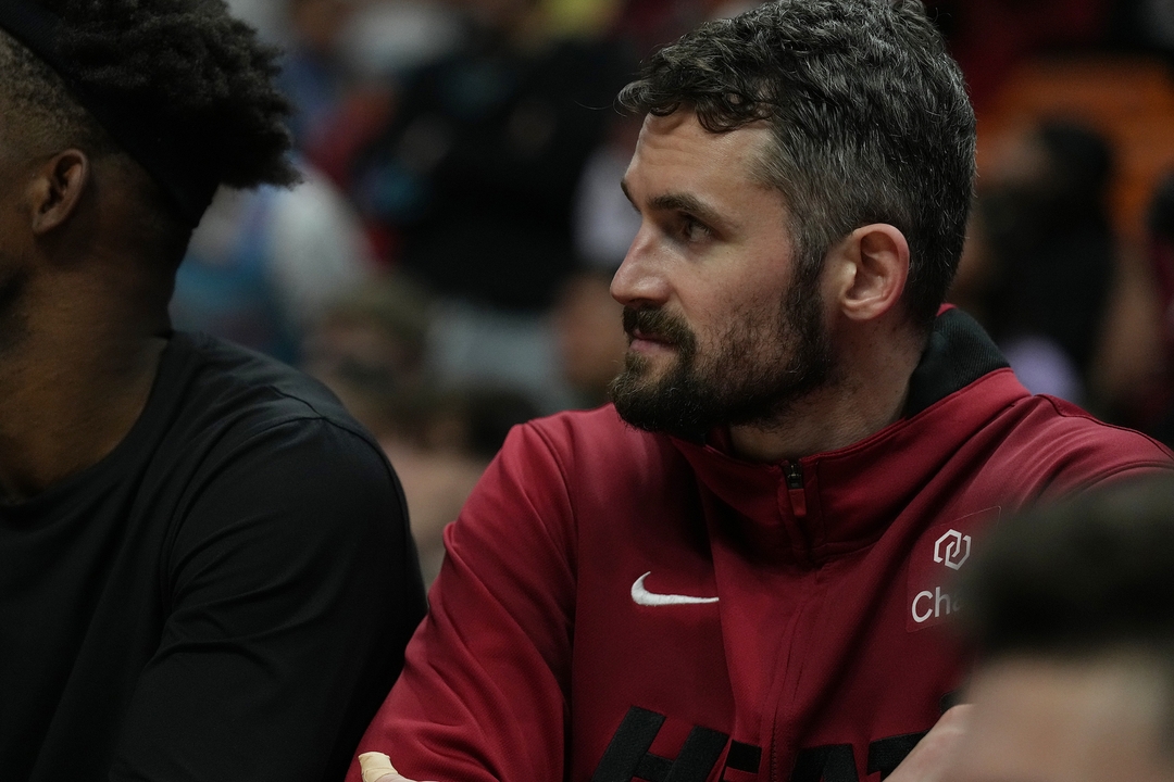 Kevin Love endeuillé par la mort de son père | beIN SPORTS