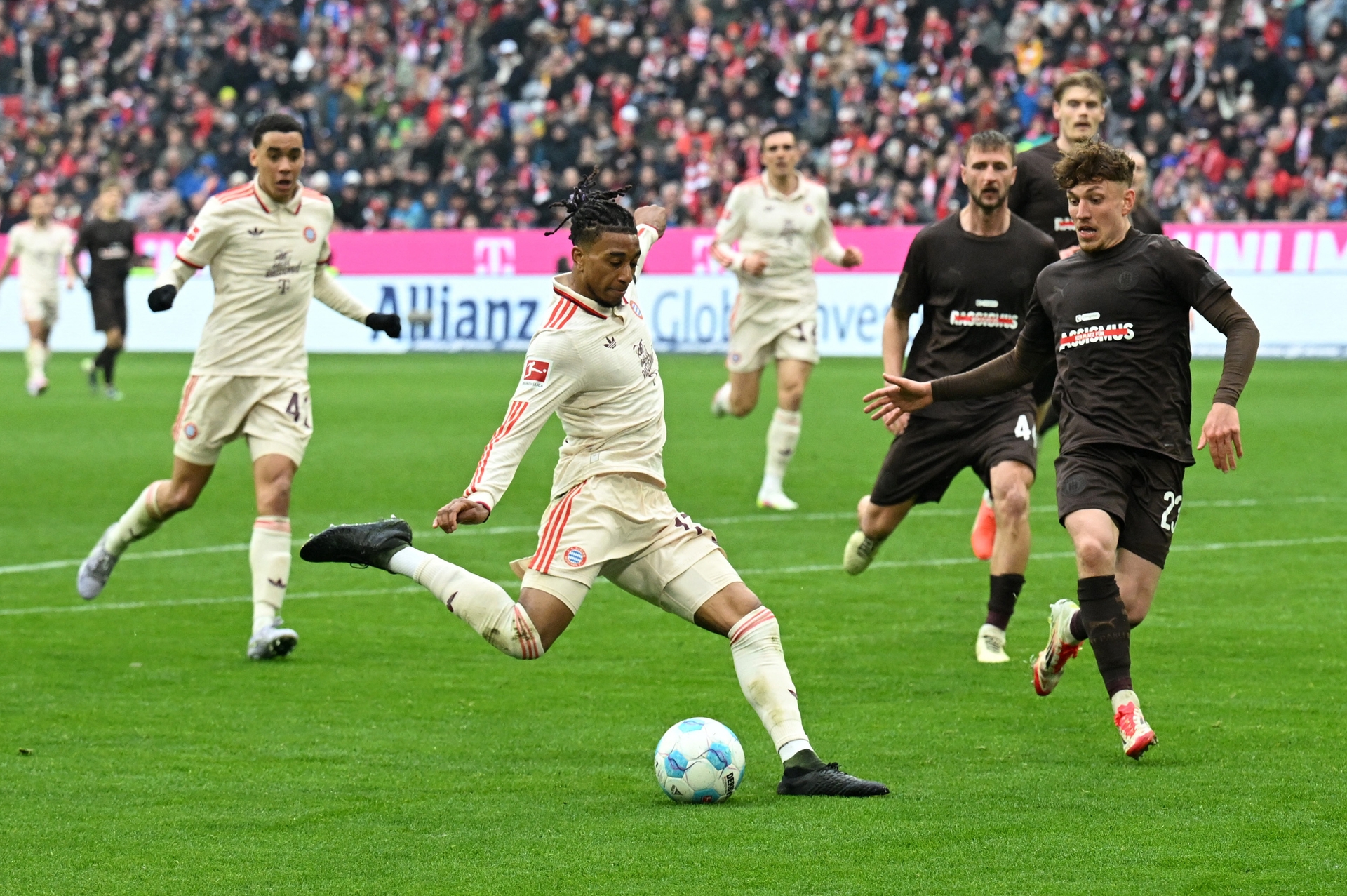 Bundesliga : Les précieux conseils de Franck Ribéry à Michael Olise ...