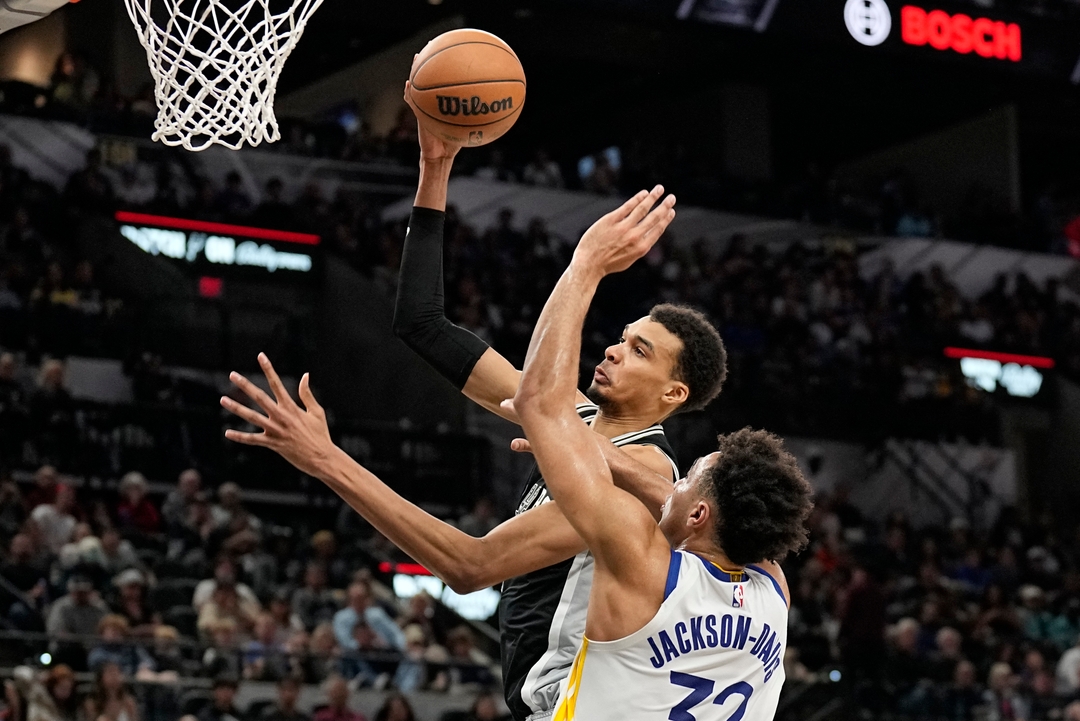 Auteur d'un gros dunk sur Victor Wembanyama, Trayce Jackson-Davis ...